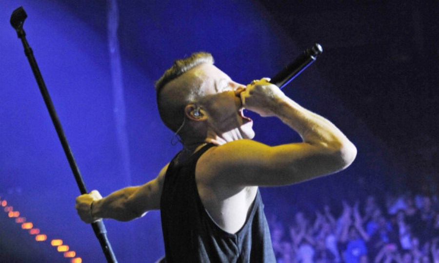 Macklemore & Ryan Lewis “Can’t Hold Us” At 2013 AMAs - Rap Radar